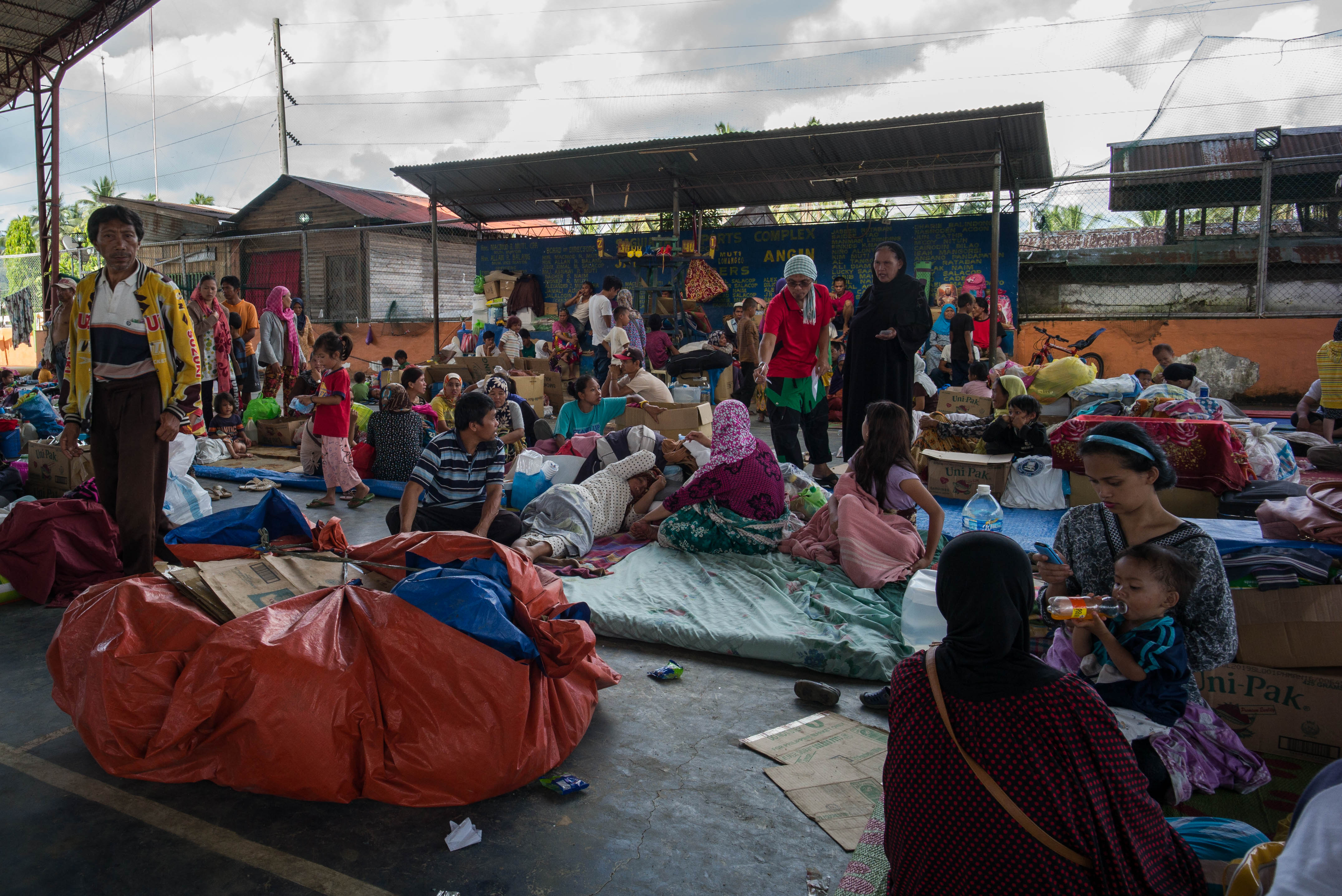Philippines: Aid reaches 7,000 home-based evacuees of Marawi fighting ...