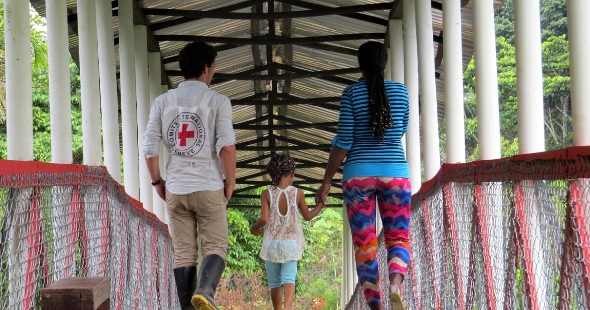 Colombia: Crossing the bridge back to school | International Committee ...