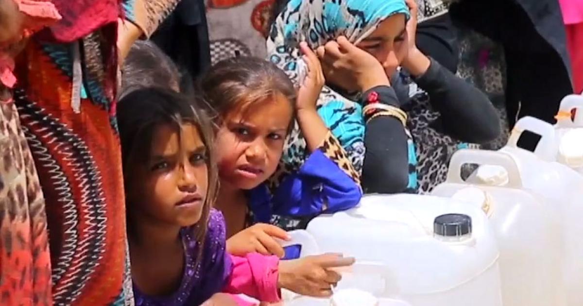 Iraq. Displaced people:Escaping Iraqi city of Fallujah | International ...