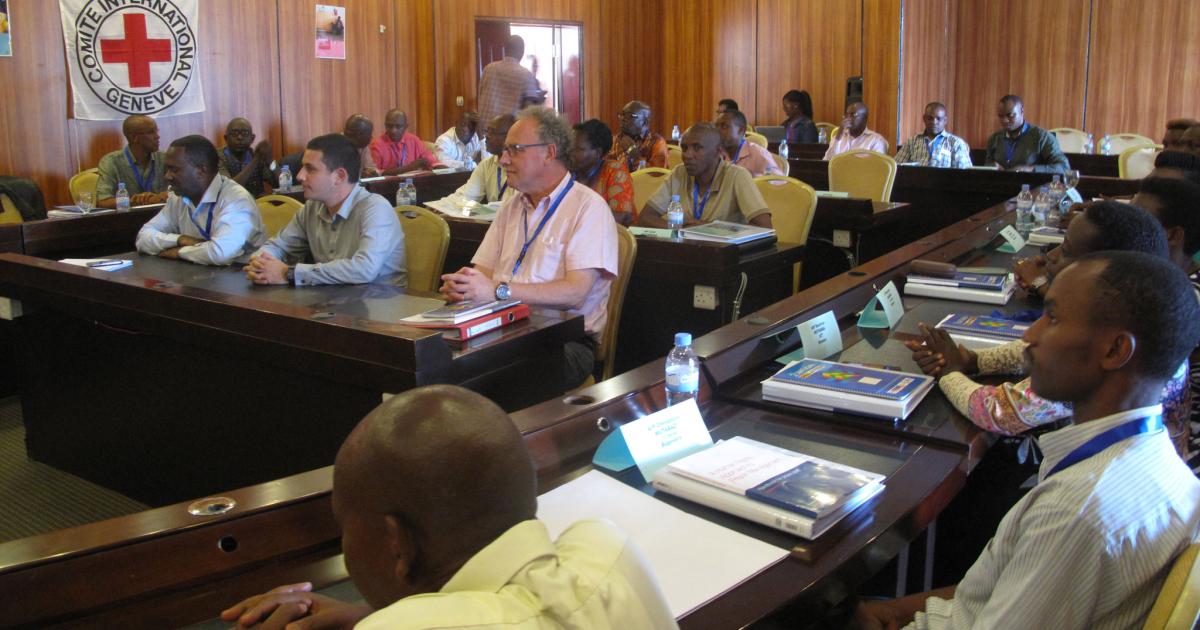 24 prison managers receive training in detention management | ICRC