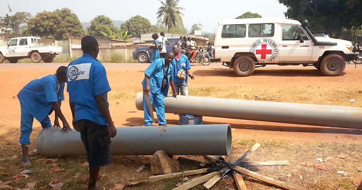 République centrafricaine : l’eau potable coule à nouveau pour les ...