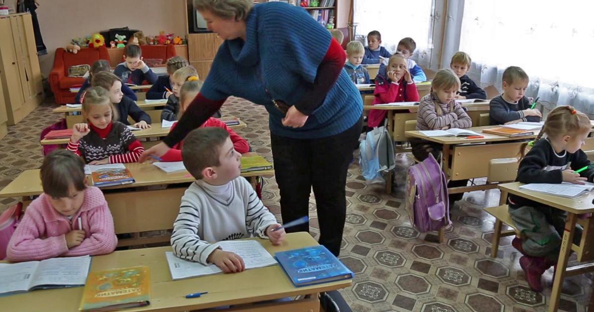 Ukraine: ICRC helps schools affected by conflict | International ...