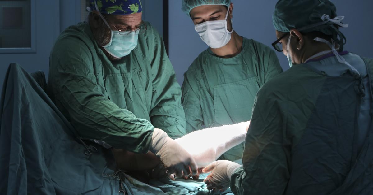 Syria: Surgeons share knowledge of treating weapon-wounded ...