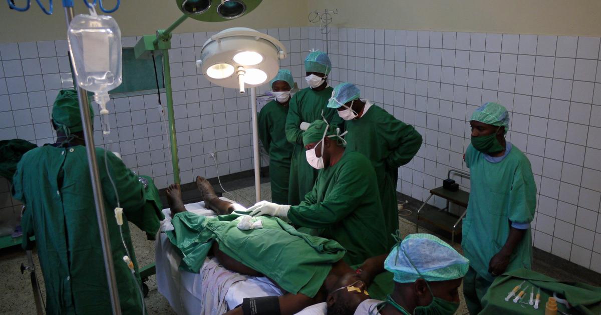 Democratic Republic of the Congo: War surgeons save civilians | ICRC