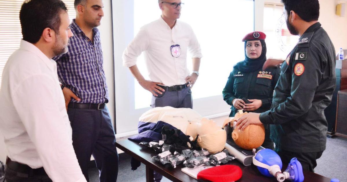 Pakistan: 30 officers of Rescue 1122 join blast trauma course | ICRC