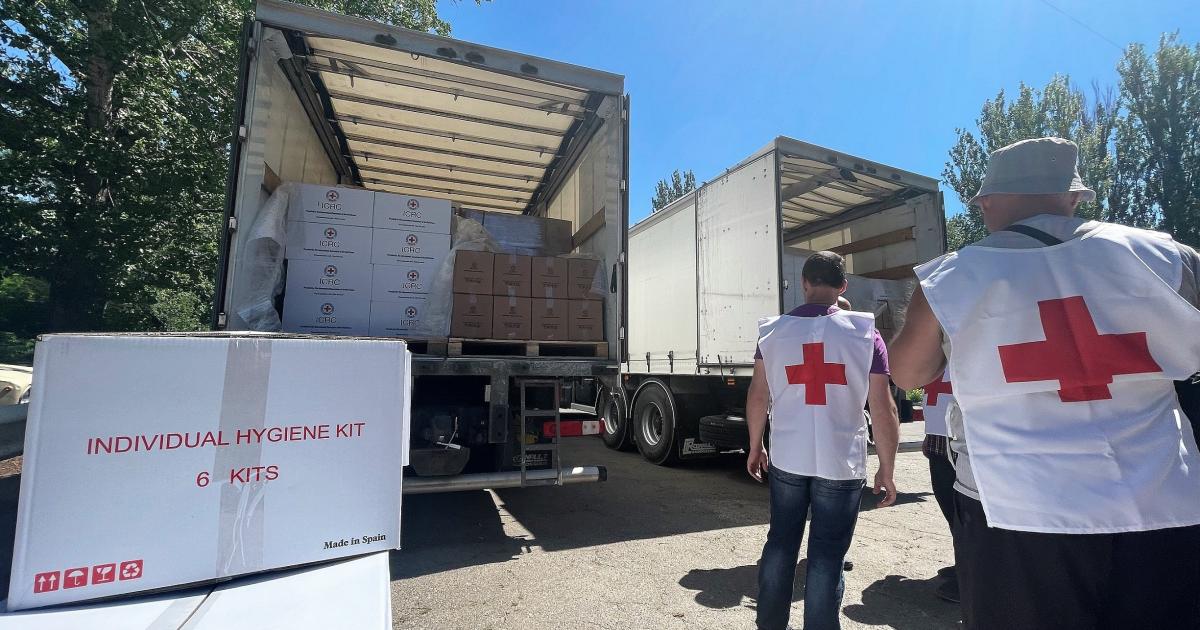 Ukraine: Basic food support becomes a lifeline for displaced people | ICRC